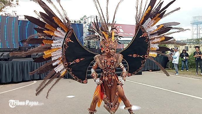 Mimika Dance Carnival Akhirnya Digelar, Ribuan Warga Timika Menyaksikan ...