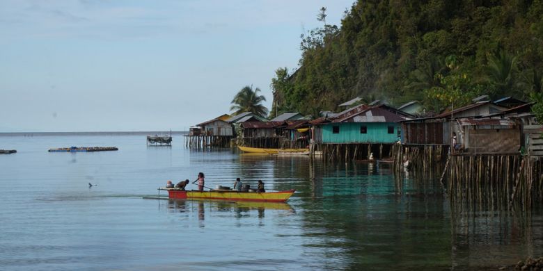 Teluk Sarawandori, Wisata Alam Mempesona di Tanah Serui Papua - Tribun ...