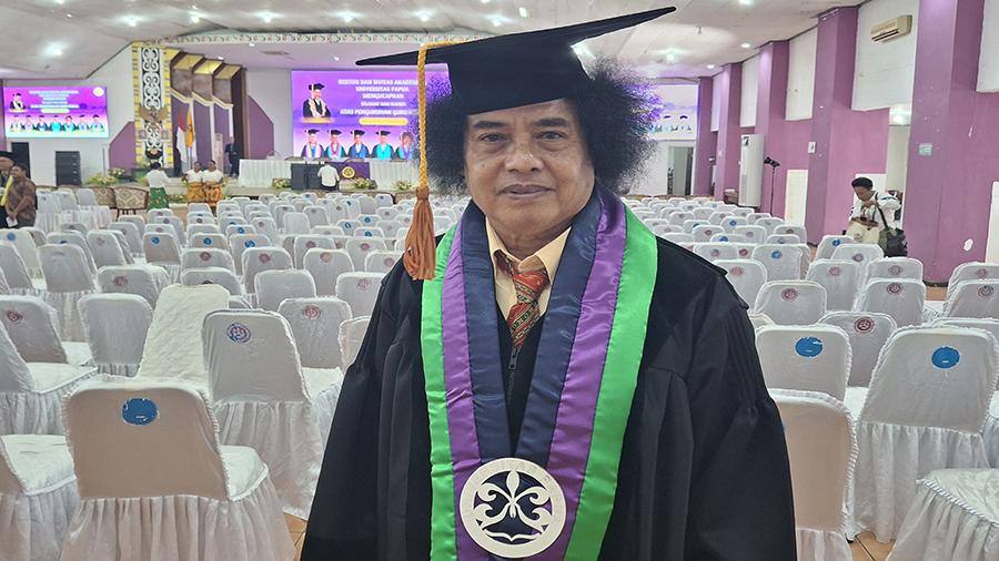 Kisah Perjalanan Panjang Prof Rudi Jadi Guru Besar di Universitas Papua ...