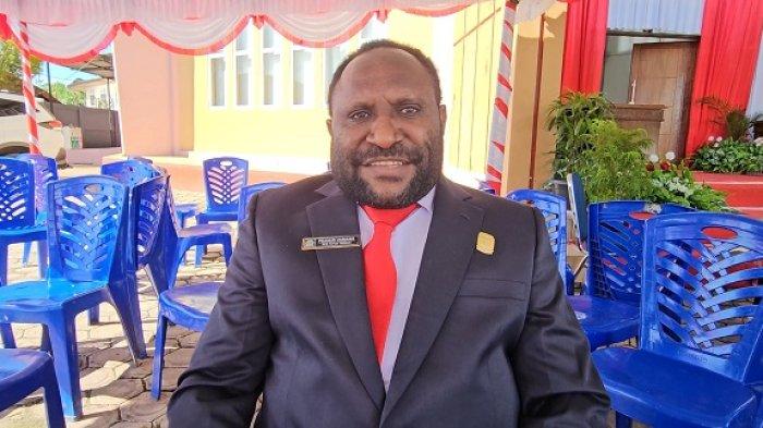 Dualisme Kepemimpinan KAP Papua Tengah Bikin Bingung! Ini Sorotan Legislator Peanus Uamang ...