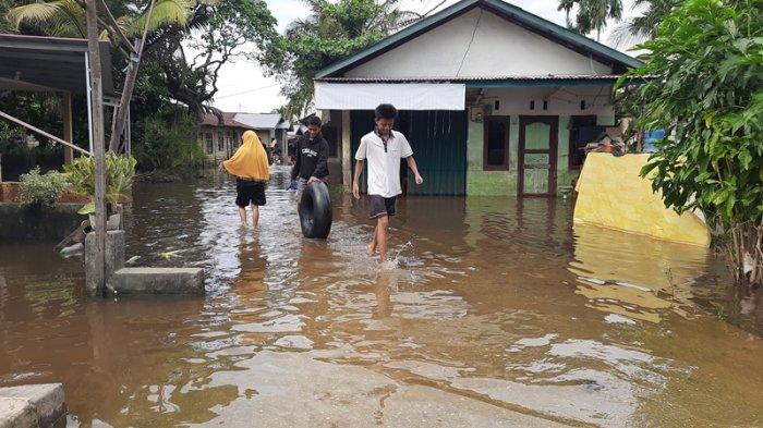 Genangan di Pemukiman Rumbai Sudah Berangsur Surut, Warga Harap Air Tak ...