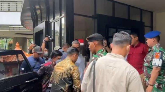 Menkominfo Jhonny G Plate Penuhi Panggilan Kejagung, Pemeriksaan ...