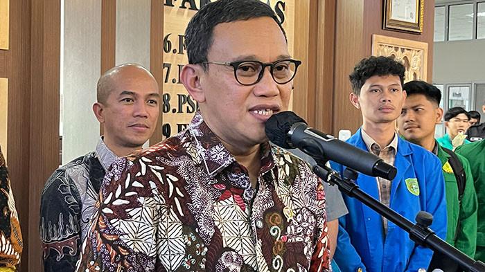 Benarkan Main Domino Bareng Raja Juli Antoni, Karding Ngaku Tak Tahu ...