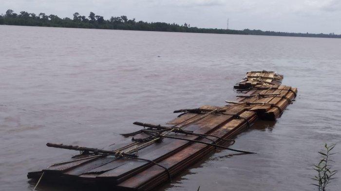 Pompong Penarik Kayu Olahan Diamankan di Perairan Sungai Apit Siak, Ini ...