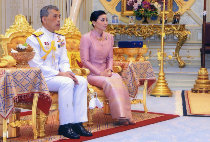 Kaya Raya & Punya Banyak Istri, Raja Thailand Ternyata Cuma Sayang ...