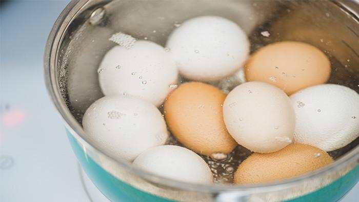 Tips Merebus Telur: Cara Praktis, Lama Waktu Ideal, dan Trik Agar Tidak Pecah - Tribunpontianak ...