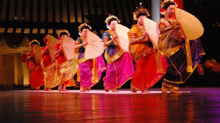 Lagu Pakarena: Asal Daerah, Makna, dan Lirik Lengkap dari Sulawesi ...