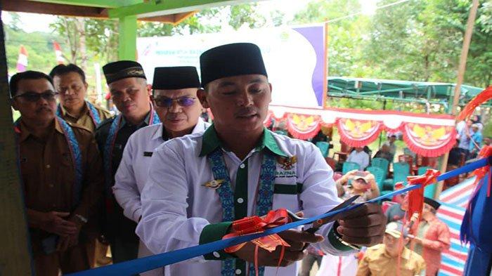 Wabup Kapuas Hulu Resmikan Bedah Rumah Tak Layak Huni di Bunut Hulu dan ...