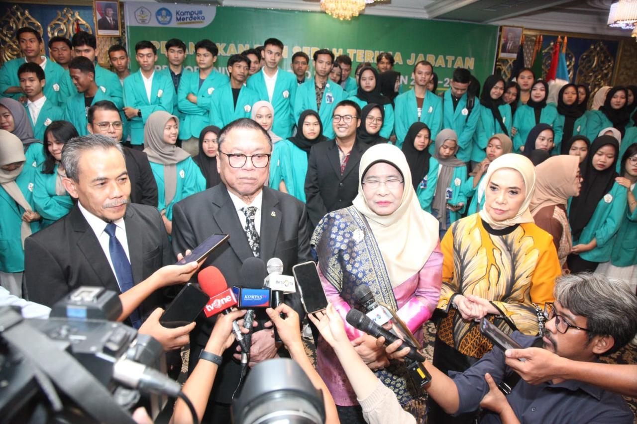 Hadiri pelantikan Rektor UNOSO Baru, ini Pesan Oesman Sapta Odang ...