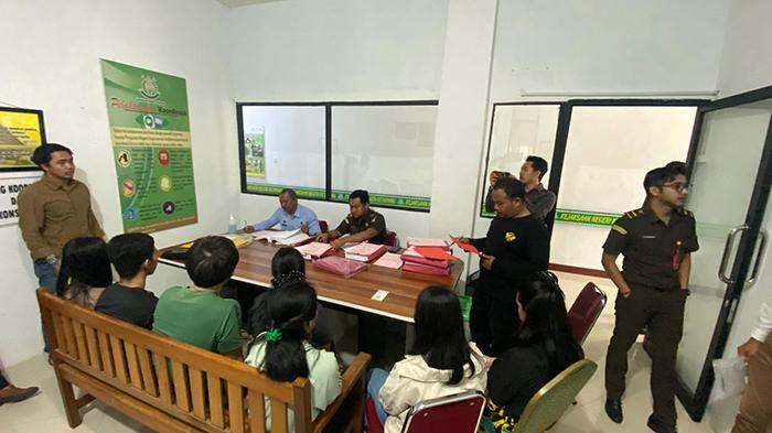 Kejari Ketapang Terima Berkas dan Tujuh Tersangka Kasus Kematian Yesa ...