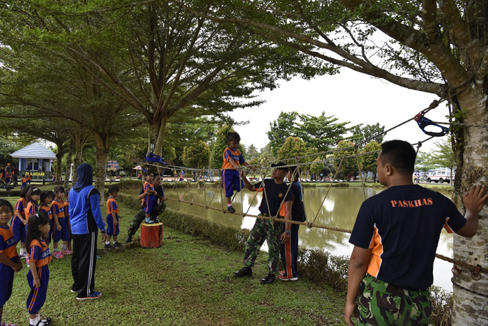 CONTOH dan Perbedaan Outing, Outbound dan Gathering - Tribunpontianak.co.id