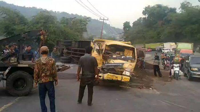 2 Truk Tabrakan di Jalur Gentong Tasikmalaya, Satu Berleter Nopol B dan Satu Lagi Z ...