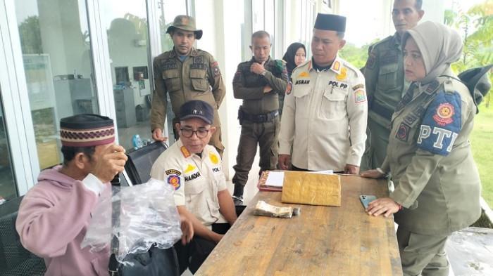 Satpol PP Aceh Jaya Amankan Pria Asal Singkil, Minta Sumbangan Atas Nama Dayah - Prohaba.co