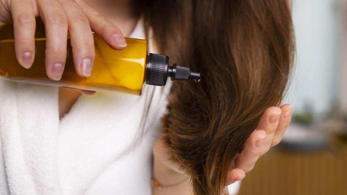3 Tips Memakai Minyak Kelapa: Bagus untuk Rambut dan Kulit Kepala ...