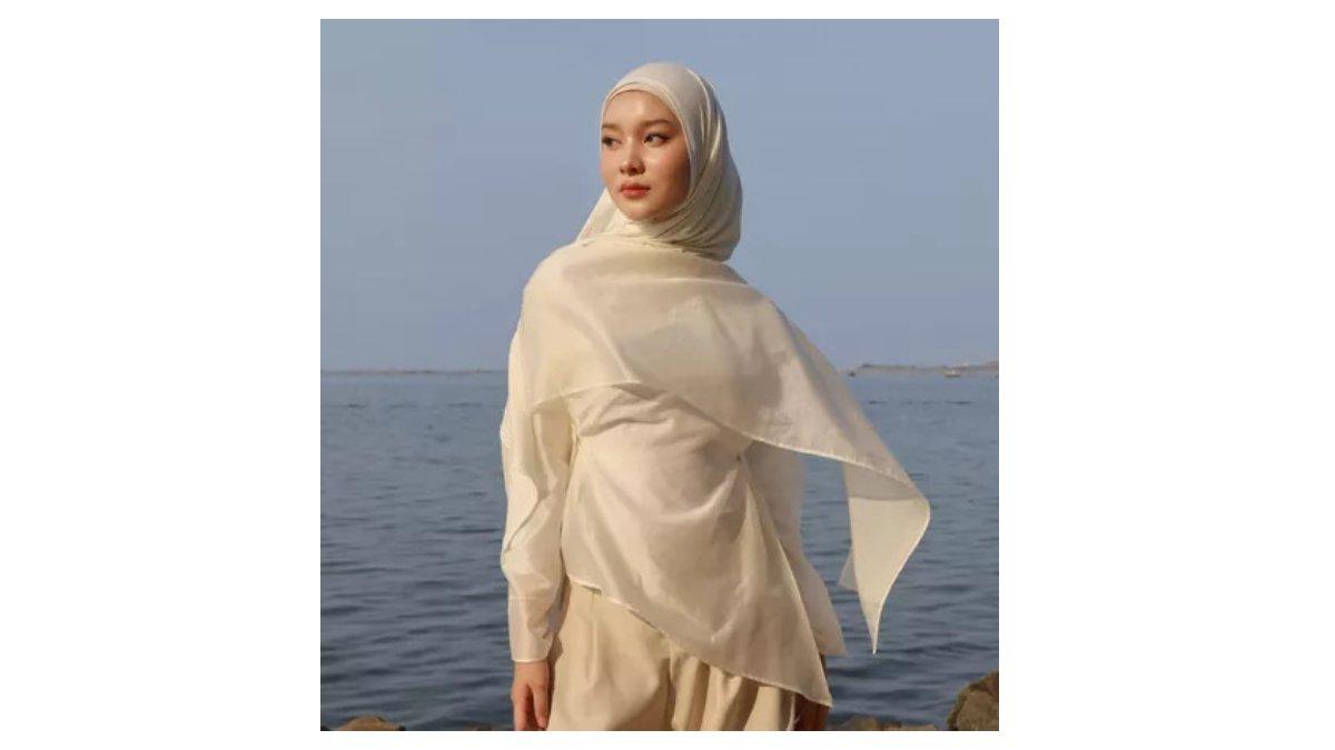 4 Rekomendasi Atasan Wanita Pastelly Outfit yang Simpel dan Elegan ...