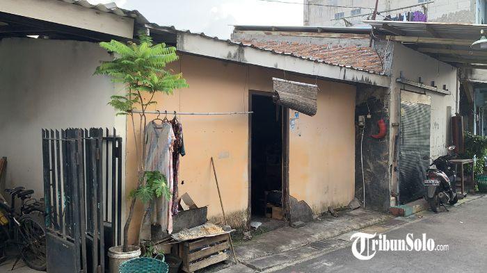 Potret Haru Mbah Painah di Solo, Tinggali Rumah Kecil Lahan Fasum ...