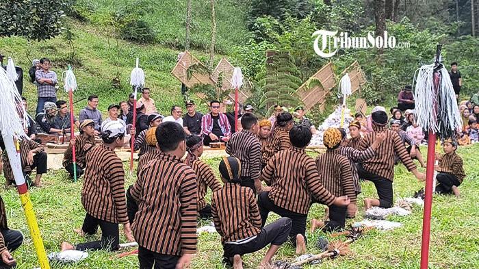Apa Itu Tradisi Kirab Pager Banyu? Cara Warga Lereng Merapi di Klaten ...