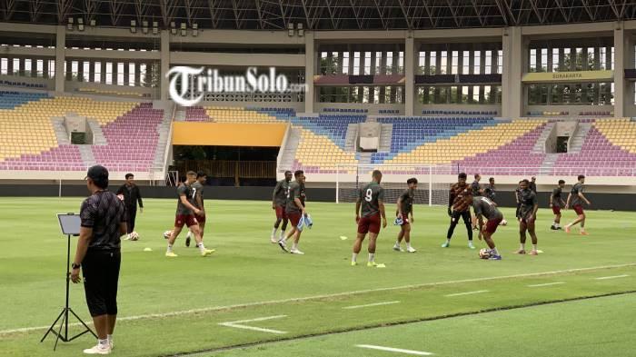 Soal Kedatangan Febri Hariyadi, Pelatih Persis Solo: Jangan ...