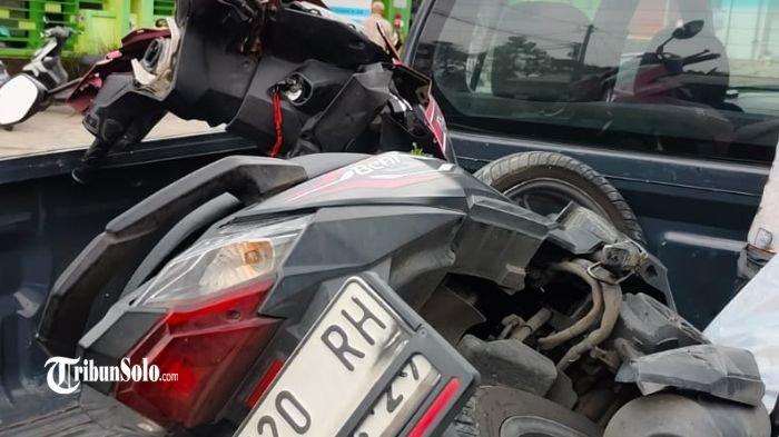 BREAKING NEWS - Motor Tabrak Pohon di Kemuning Karanganyar, 3 Orang ...