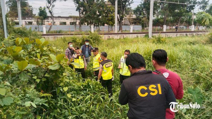 BREAKING NEWS : Temuan Mayat Pria Dekat Perlintasan KA Purwosari Solo ...