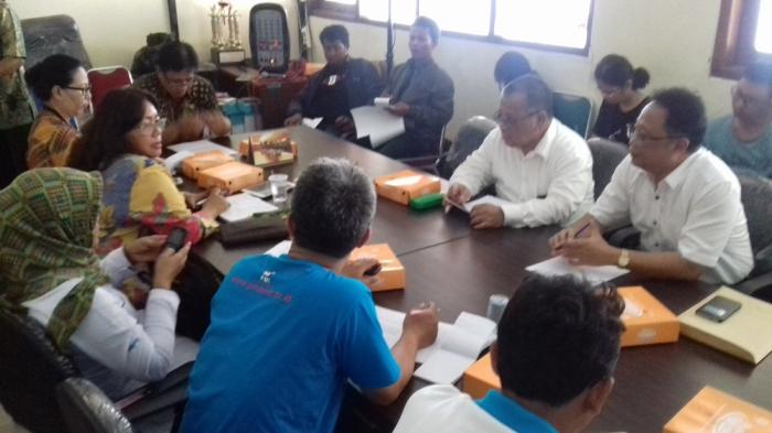 Sempat 'Puasa', Penerbit Buku di Jawa Tengah Alihkan Produksi ke Buku ...