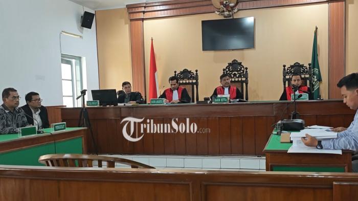 Alasan Kuasa Hukum Jokowi Minta Gugatan CLS Ditolak: Anggap PN Solo Tak Berwenang - Tribunsolo.com