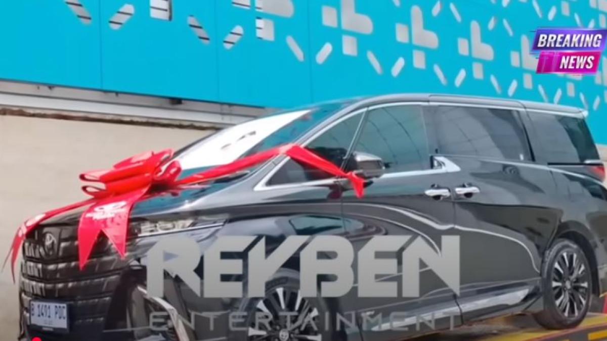 Penampakan Mobil Mewah Kado Billy Syahputra Untuk Vika Kolesnaya Usai Melahirkan, Harganya Rp 1 ...