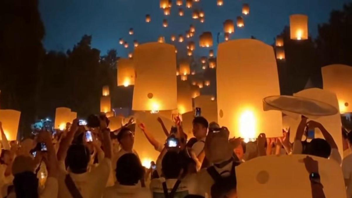Ribuan Lampion Hiasi Malam Waisak 2026 di Jawa Tengah, Cek Harga ...