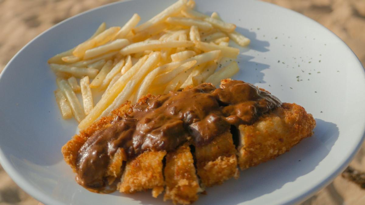 Bukan Pantai Biasa! De Rocka Beach Yogyakarta 2026 Tawarkan Menu ...