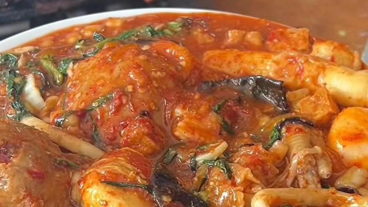 Bukan Seblak Biasa! 5 Spot Seblak Pedas di Bandung, Jawa Barat dengan ...