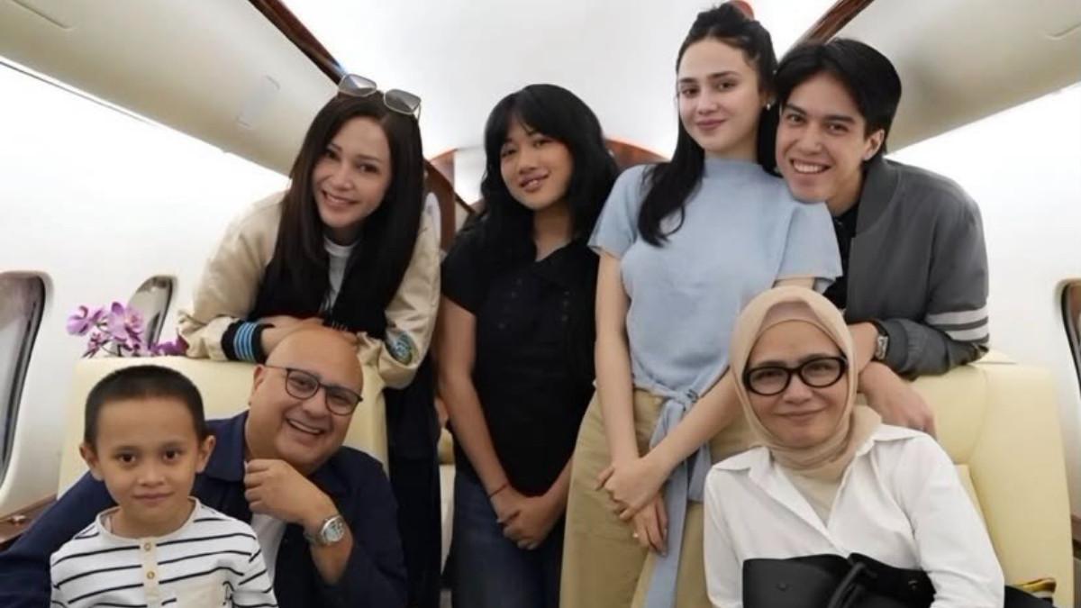 Potret El Rumi dan Syifa Hadju Terbang ke Bali untuk Resepsi Kedua ...