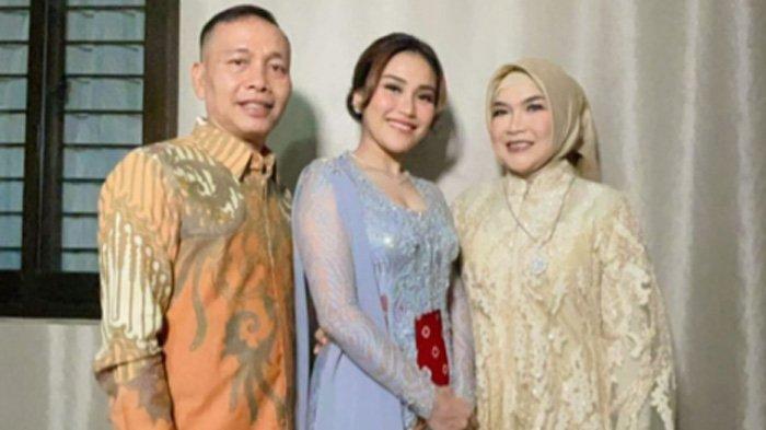 Kisah Abdul Rozak Pernah Labrak Tetangga, Ayah Ayu Ting Ting Dicap OKB Imbas Pakai Perhiasan ...