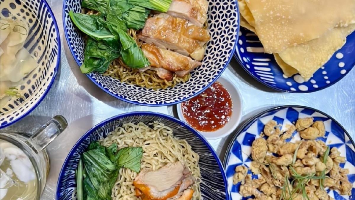 Bakmi Gurih dengan Topping Melimpah, 5 Tempat Makan Siang Favorit Warga ...