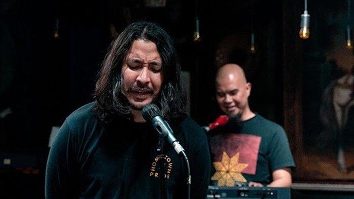 Pernah Pacaran 4 Tahun, Marcello Tahitoe Tanggapi Buku Broken Strings ...