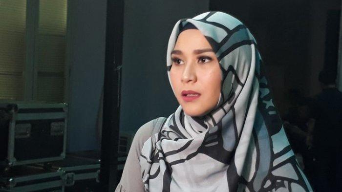 Busana Lebaran Label Zaskia Adya Mecca Disebut Rusak Cepat, Konsumen ...