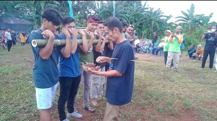 Mengenal Bambu Gila, Permainan Tradisional Desa Kulati di Kabupaten ...
