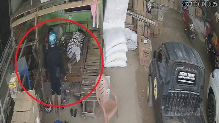 Video Viral Pria Terekam CCTV Curi Handphone dan Solar Depan Kantor Ekspedisi di Kendari Sultra ...