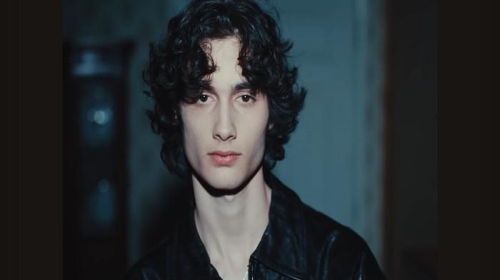 Lirik dan Terjemahan Lagu Back to Friends - Sombr, yang Viral di TikTok ...