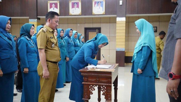 Lantik 16 Ketua TP PKK Kecamatan, dr. Sheila Minta Jalankan Amanah ...