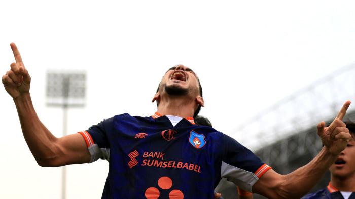 Parade Foto Pemain Sumsel United Kala Bertanding Melawan Persekat Tegal ...