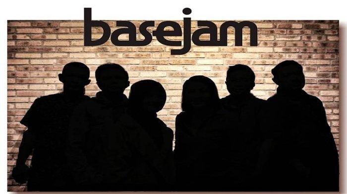 Lirik dan Chord Gitar Lagu 'Bukan Pujangga' Base Jam, Mungkin Aku Bukan ...