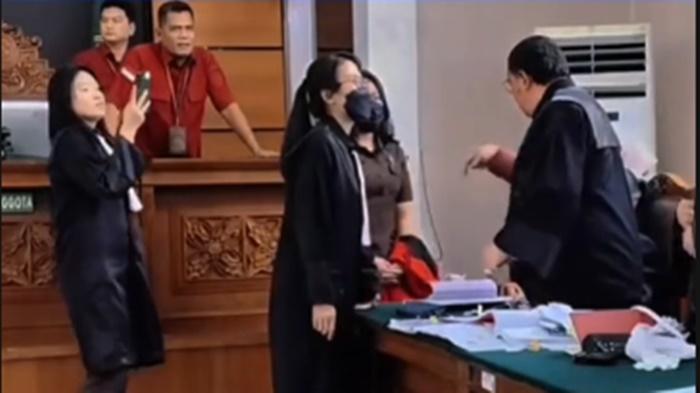 Heboh Aksi JPU Inda Putri Manurung Rekam Nikita Mirzani Ngamuk usai ...