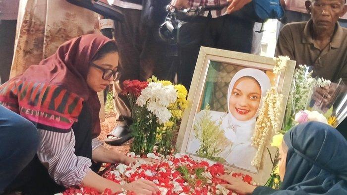 Kini Menyesal, Chiki Fawzi Berpesan Prioritaskan Ibu Sebelum Meninggal ...