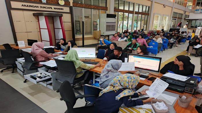 Dinsos Buka Booth di Mall Pelayanan Publik Jakabaring Palembang, Warga ...