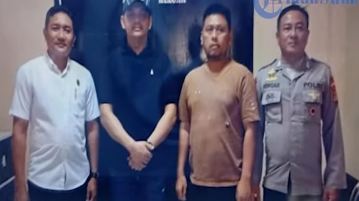 VIDEO Gelagat Aneh Ipda Haris Sebelum Brigadir Nurhadi Ditemukan Tewas di Kolam, Terlihat oleh ...
