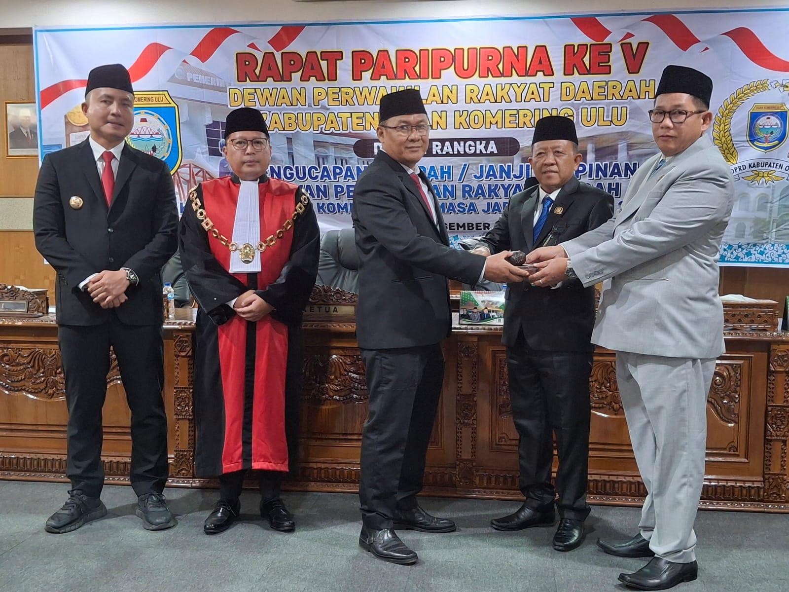 Parwanto dan Rudi Hartono Resmi Dilantik Menjadi Pimpinan DPRD OKU 2024 ...
