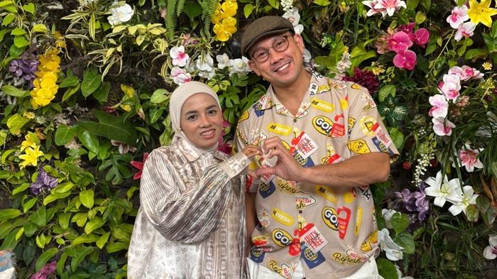 Senyum Safitri Tampil di Podcast Denny Sumargo usai Dicerai Suami Lolos ...