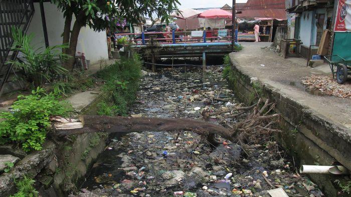 Warga Resah, Sungai Karang Panjang 12 Ulu Palembang Dipenuhi Sampah dan ...