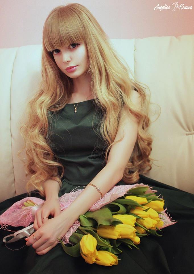 Barbie Nyata Ini Hidup Kesepian 26 Tahun Dikurung di Istana Kaca ...
