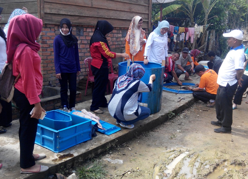 Dinkes Contohkan Jamban Sehat dengan Biaya Murah - Tribunsumsel.com